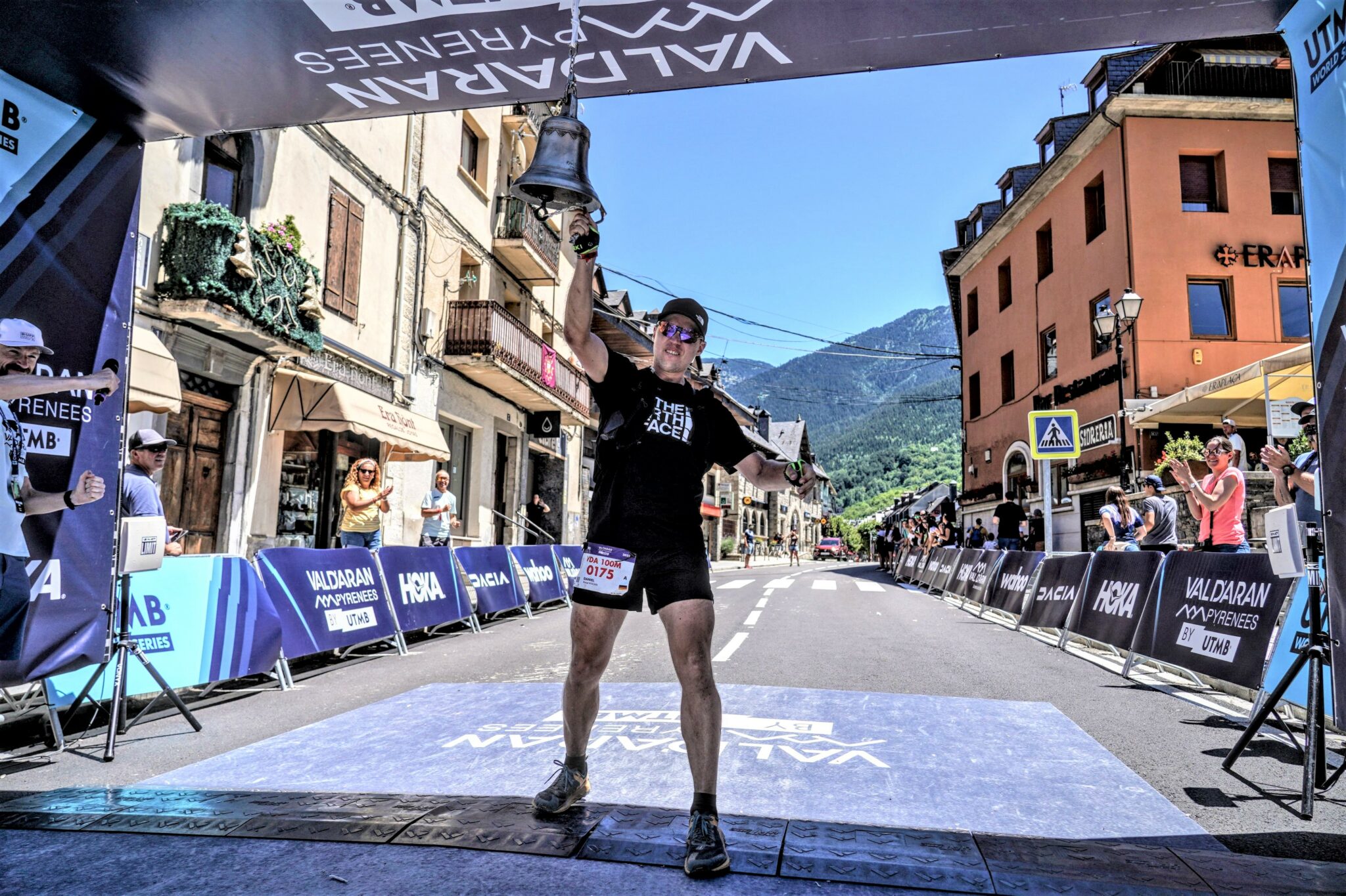 MCM Ultratrail-Läufer Daniel Böcker schafft den UTMB World Series Major ...